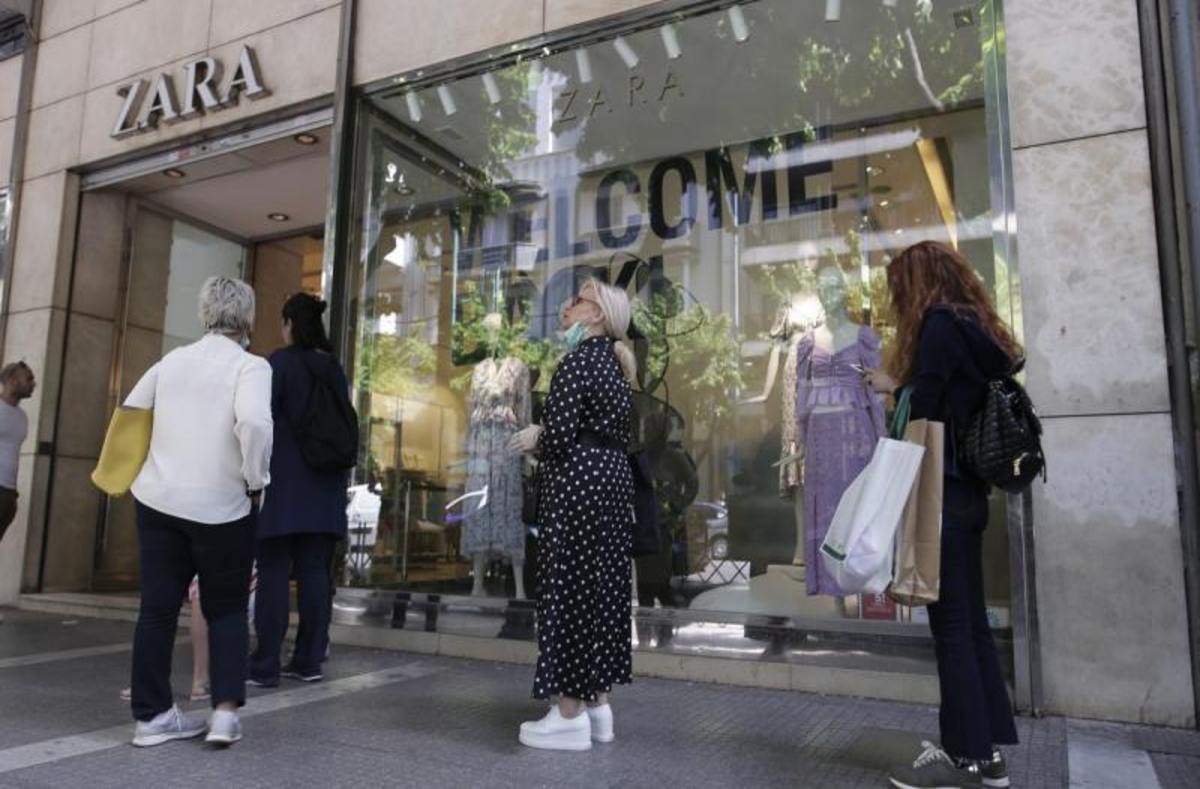 ZARA: Το πουπουλένιο μπουφάν που κοστίζει μόνο 19,99 ευρώ - Προλάβετε ...