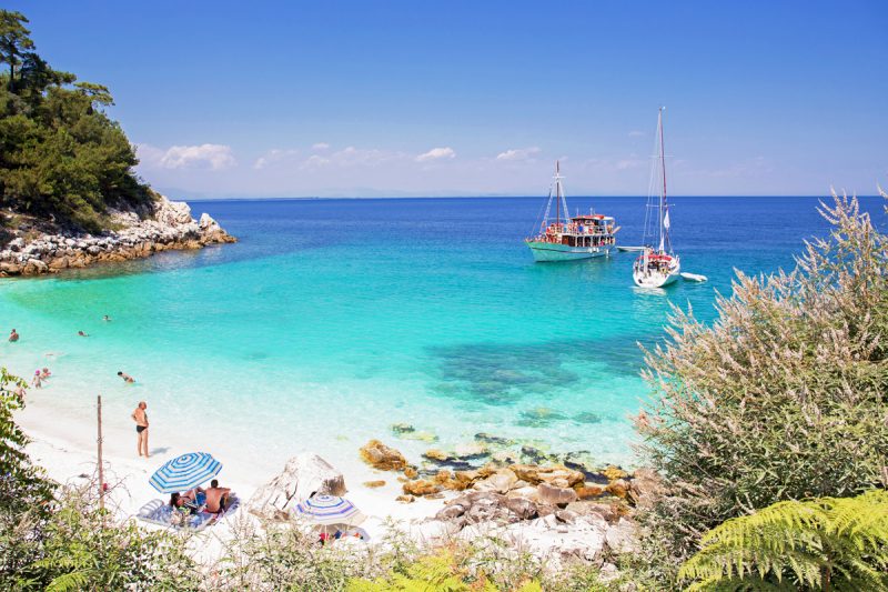 19+1 πανέμορφα ελληνικά νησιά για διακοπές από 30 ευρώ την μέρα ...