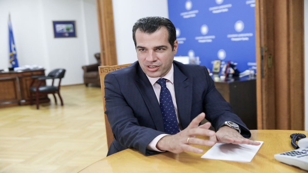 Θάνος Πλέυρης: «Βούληση της κυβέρνησης είναι να προχωρήσουμε σιγά-σιγά ...