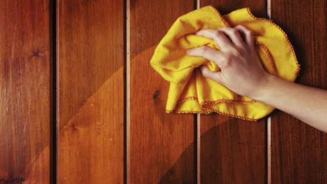 Ξύλινα ντουλάπια κουζίνας: 3 φυσικά κόλπα για να τα καθαρίσετε ...