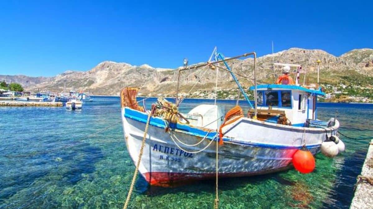 Το ελληνικό νησί που μάγεψε τους Γάλλους – Ανάμεσα στους πιο ...