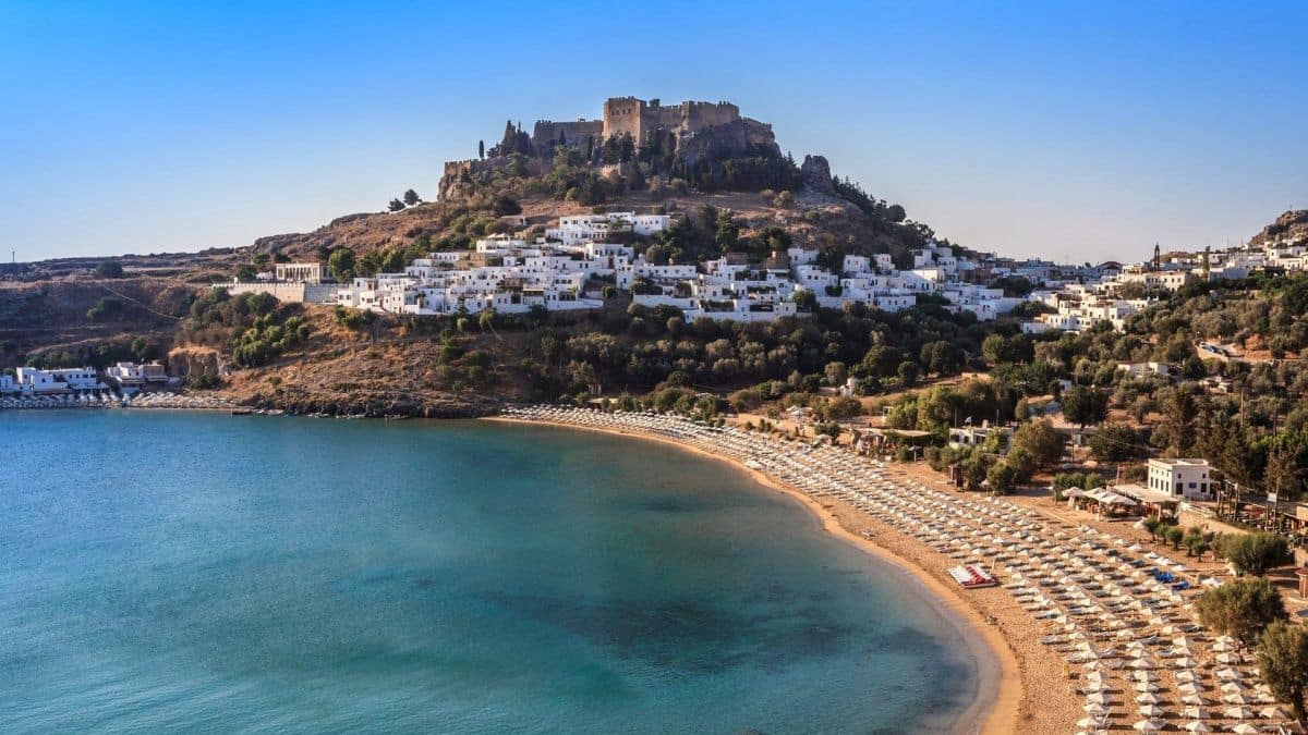 5 ελληνικά νησιά που αξίζει να πας το φθινόπωρο | Athens Magazine