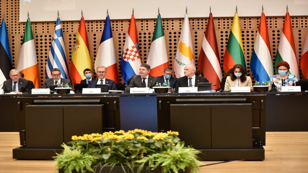 Άσχημα μαντάτα από το Eurogroup: Τέλος το 2023 τα οριζόντια μέτρα για ...