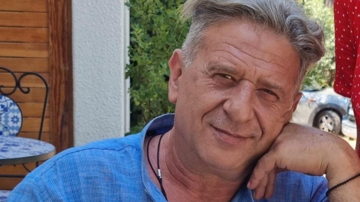 Σαν δυο σταγόνες νερό: Αυτός είναι ο γιος «φωτοτυπία» του Κώστα Κόκλα ...