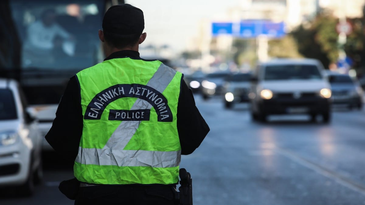 Δεν έχεις πυροσβεστήρα στο αυτοκίνητο; Αυτό είναι το πρόστιμο που θα ...