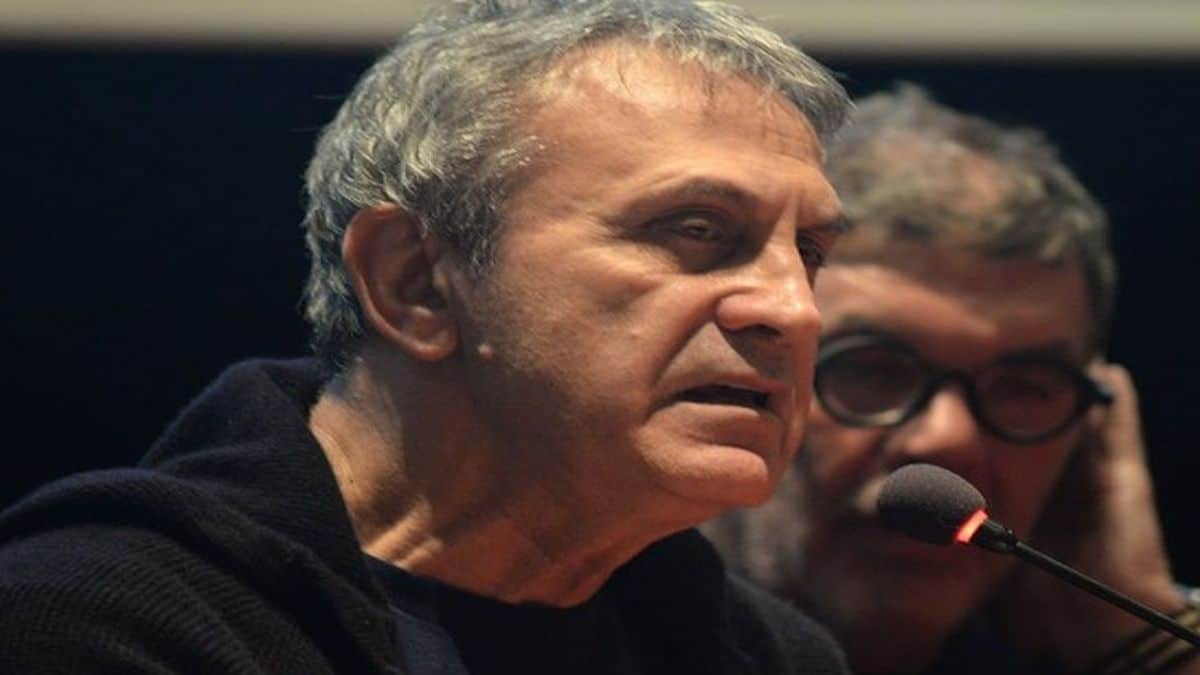 Καταγγελτικός ο Γιώργος Νταλάρας - "Εδώ φωνίτσες έγιναν τραγουδίστριες ...