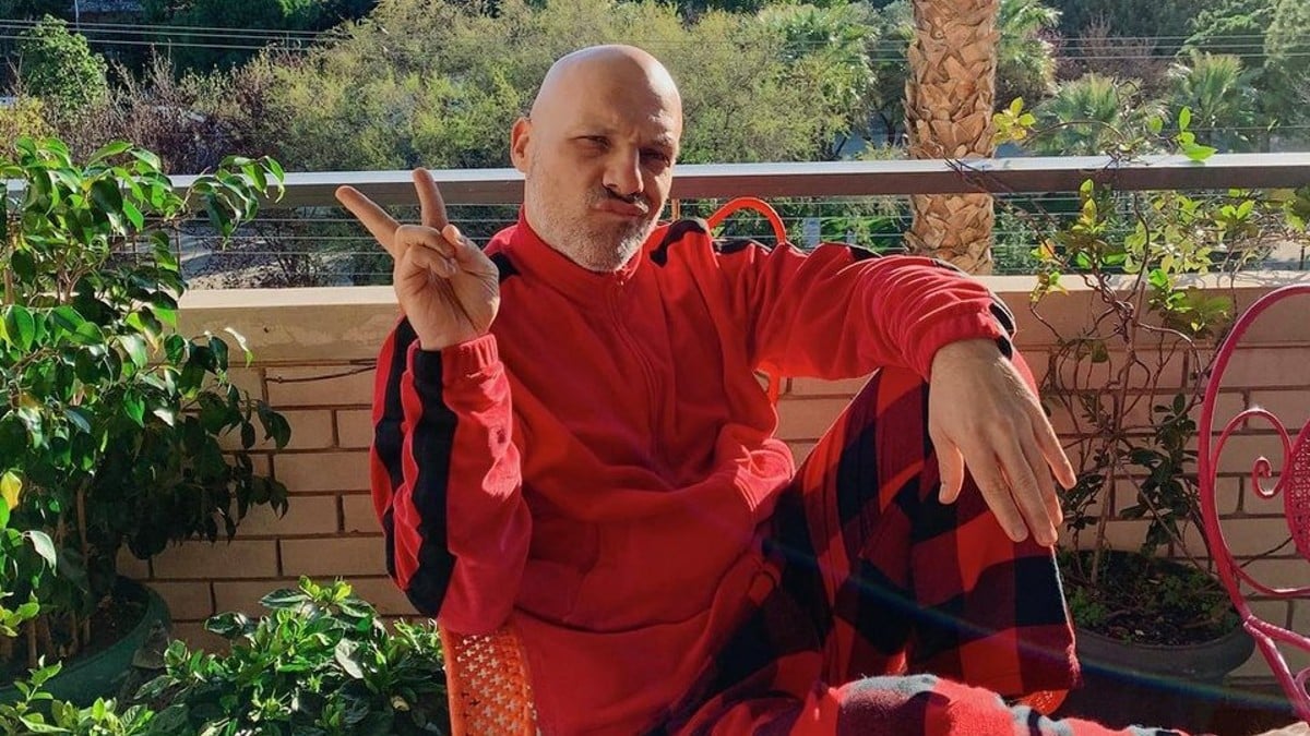 Ήταν νιος...και γέρασε: Η σπάνια φωτογραφία του Νίκου Μουτσινά με ...