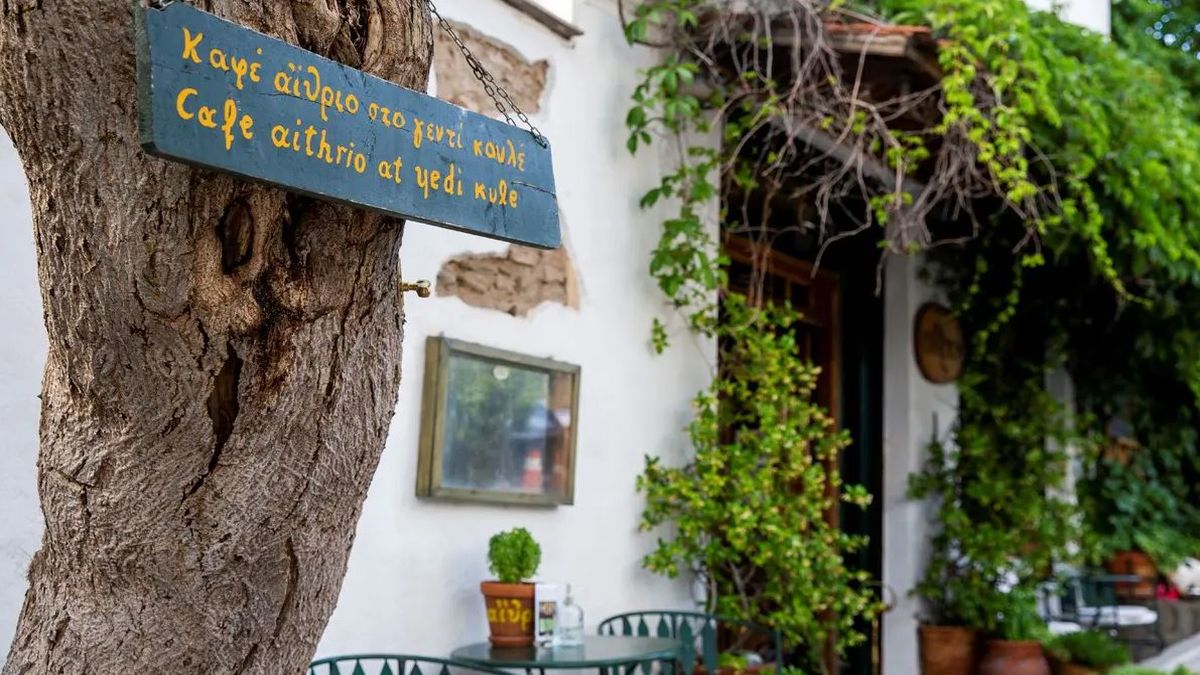 Το παλιό καφέ στη Θεσσαλονίκη που «κρύβει» ένα ιστορικό μυστικό ...