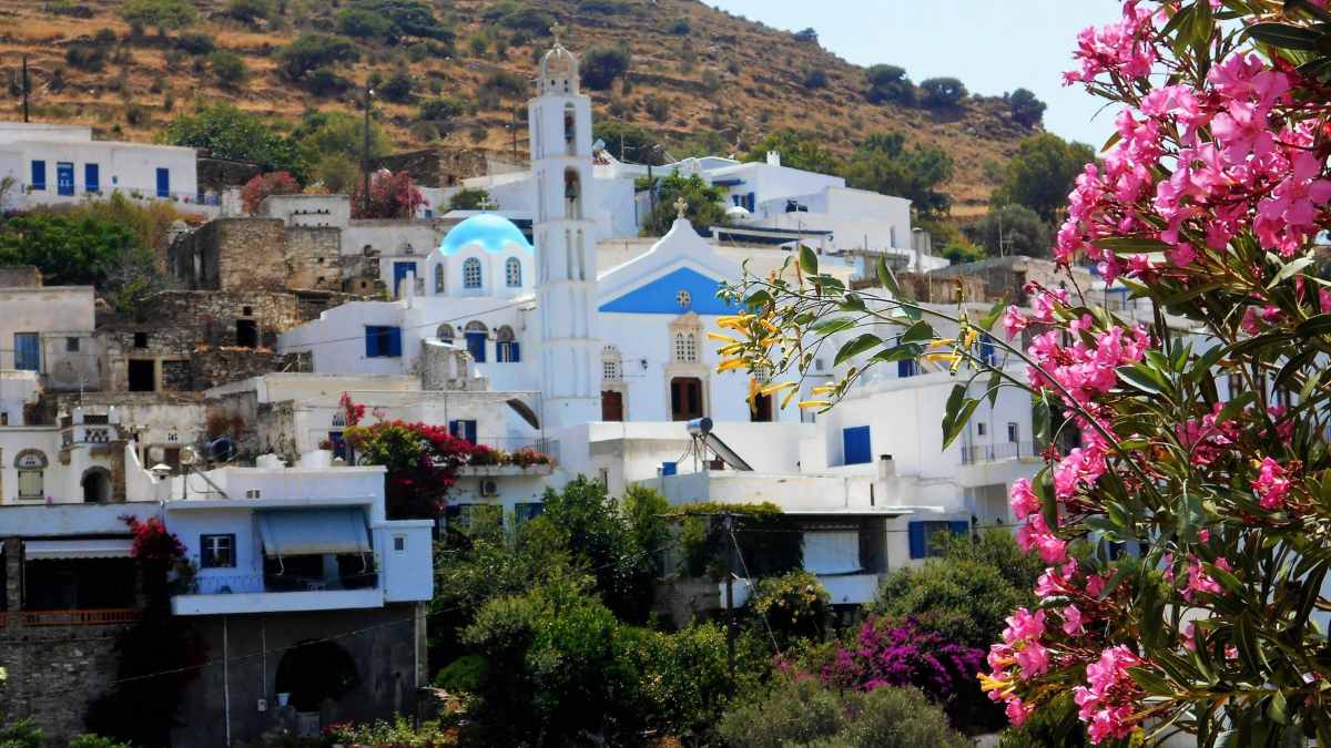 Αγάπη: Το κατάλευκο ελληνικό χωριό που μοιάζει σαν πίνακας ζωγραφικής ...