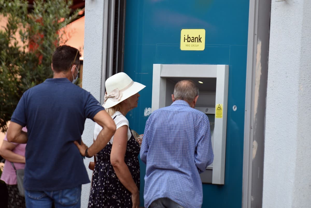 Ρέθυμνο: Τον έστειλε στο ΑΤΜ και του πήρε 2.500 ευρω | Athens Magazine
