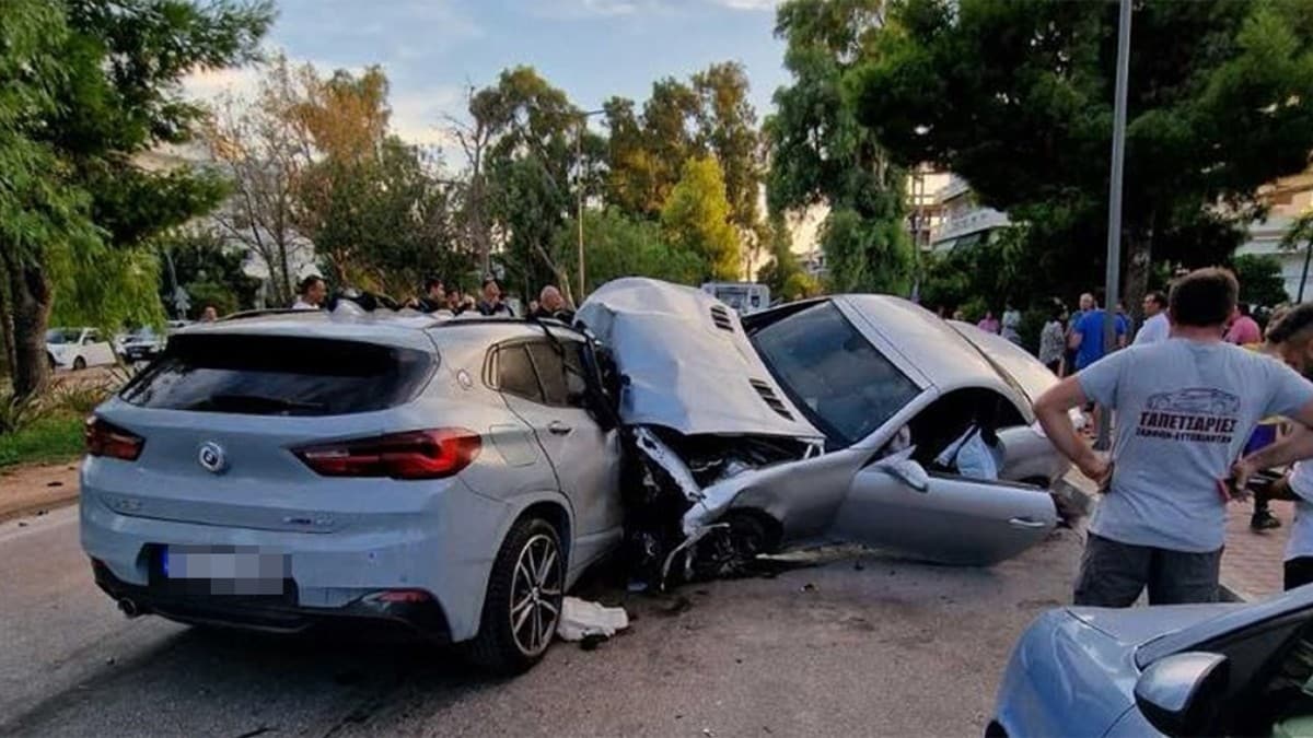 Τρομακτικό τροχαίο στη Γλυφάδα: ΙΧ «μπούκαρε» σε παρκάκι και έπεσε σε ...