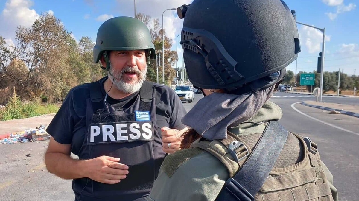 Πόλεμος στο Ισραήλ: Κινδύνεψε ο ρεπόρτερ του ΣΚΑΪ, Χρήστος Νικολαϊδης ...