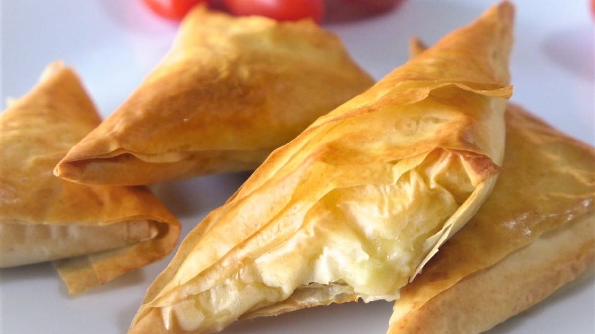 Πανεύκολα τυροπιτάκια φύλλου σε 5 λεπτά και με ελάχιστα υλικά - Θα ...