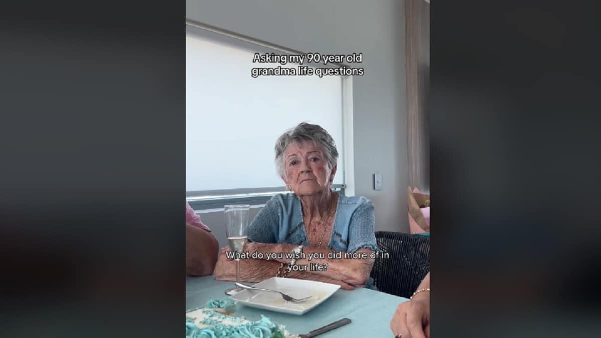 90χρονη γιαγιά έγινε viral στο Tik Tok: «Μετανιώνω που παντρεύτηκα πολύ ...