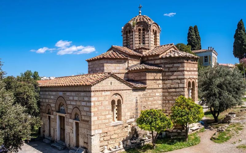 Άγιοι Απόστολοι: Η παλαιότερη εκκλησία της Αθήνας που μετρά 1.000 ...