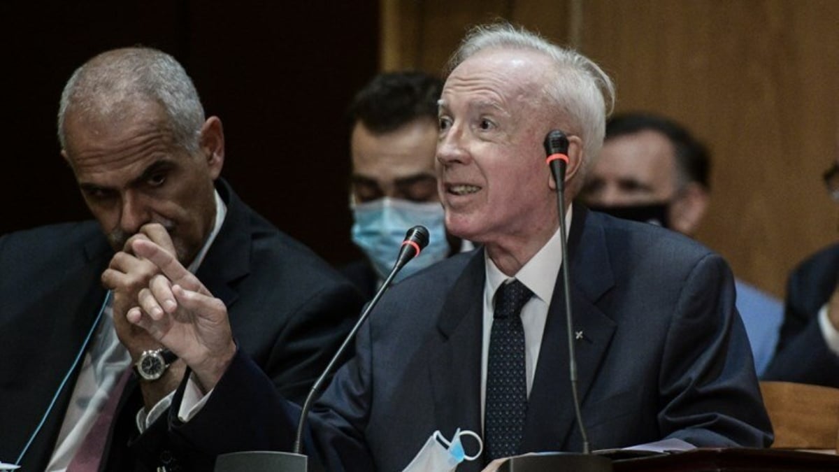 «Έχω βάλει τη γάτα μου να κλαίει»: Αμετανόητος ο Κωνσταντίνος Πλεύρης ...
