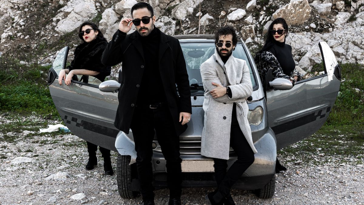 Η θεατρική ομάδα VOX ET CORPUS "ξαναχτυπά" με την παράσταση "Το σόι σου ...