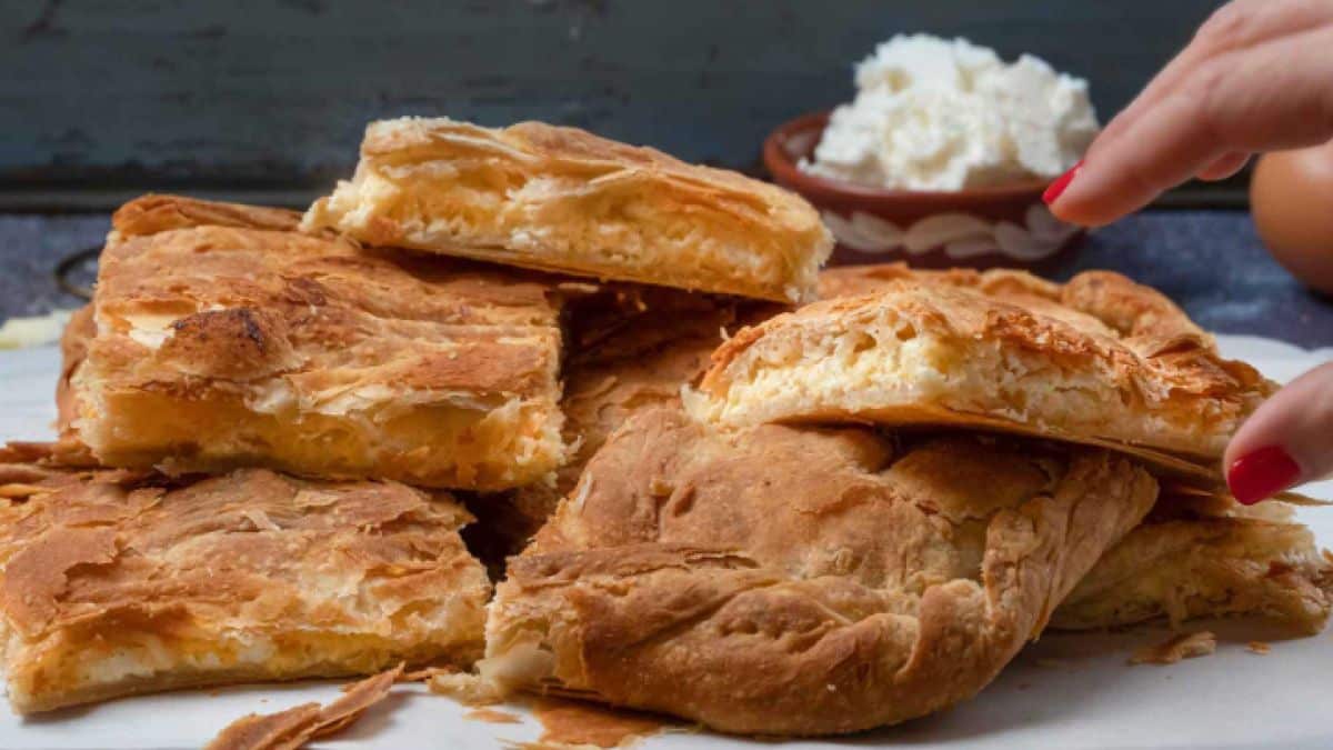 Μούρλια τυρόπιτα όπως μας την έμαθε η γιαγιά | Athens Magazine