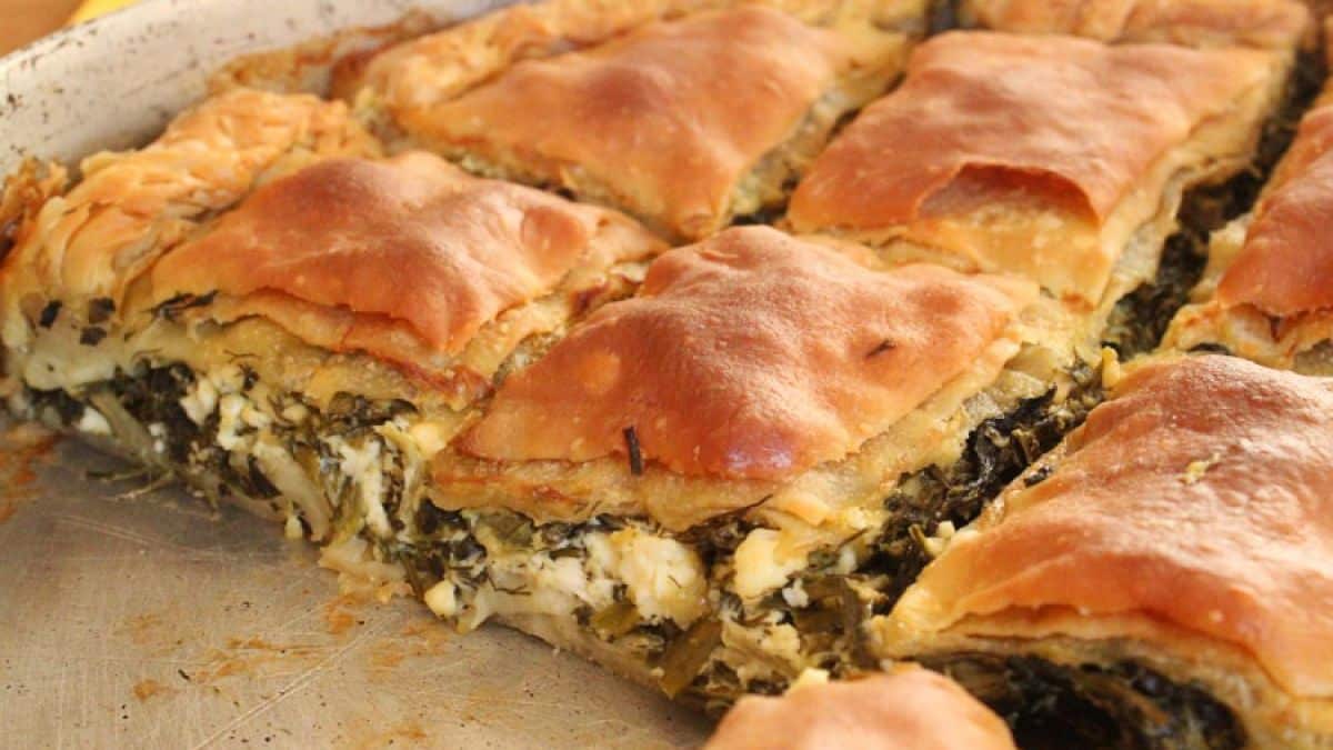 Αρχοντική σπανακόπιτα της γιαγιάς με μακεδονίτικη σφολιάτα: Μοσχοβολάει ...