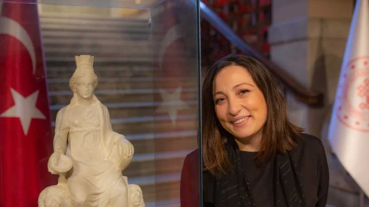 Ζεϊνέπ Μποζ: Ποια είναι η Τουρκάλα αρχαιολόγος που υποστηρίζει την ...