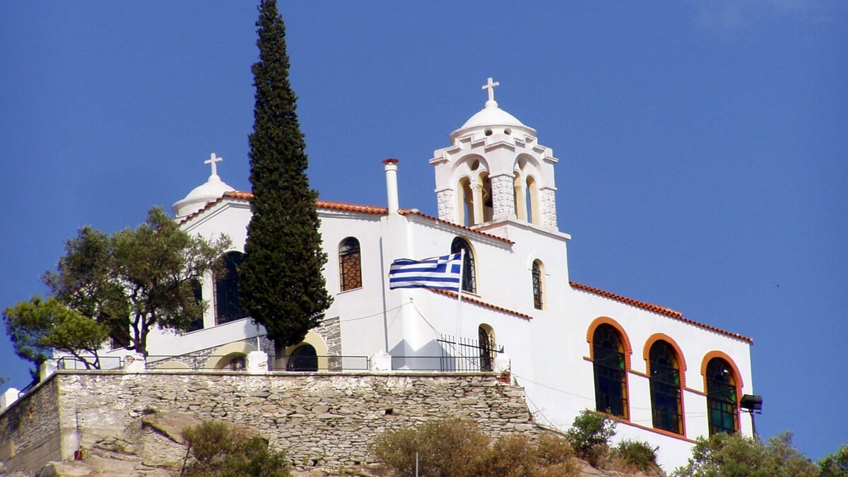 Προφήτης Ηλίας: Για ποιο λόγο οι εκκλησίες του βρίσκονται πάντα σε ...