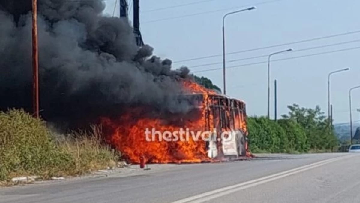 Σοκ στη Θεσσαλονίκη: Στις φλόγες τυλίχθηκε εν κινήσει λεωφορείο των ...