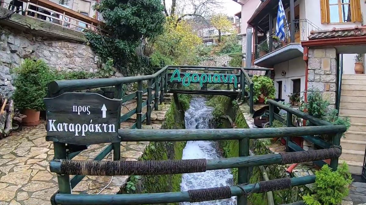 Απίστευτο τοπίο δίπλα στην Αθήνα: Το πανέμορφο χωριό που χόρεψαν... οι ...