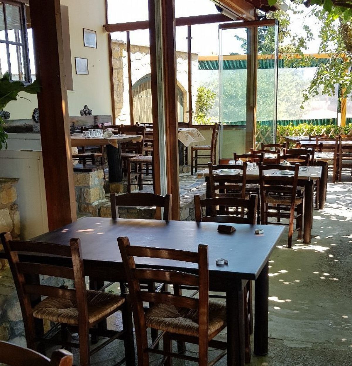 13+1 ταβέρνες με τεράστιες μερίδες και καλές τιμές | Athens Magazine