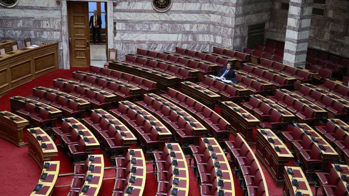 Τρεις και... ο κούκος στον ΣΥΡΙΖΑ: Οι μαζικές παραιτήσεις και ο λόγος ...