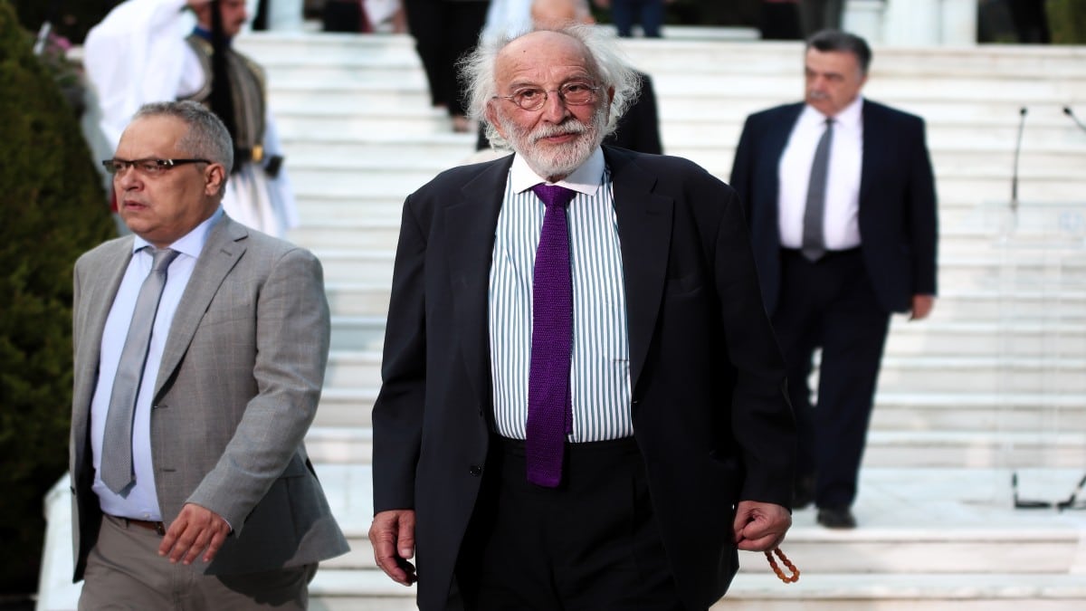 Λυκουρέζος: Η Αλίκη Βουγιουκλάκη «έφυγε» στα χέρια της Ζωής Λάσκαρη ...