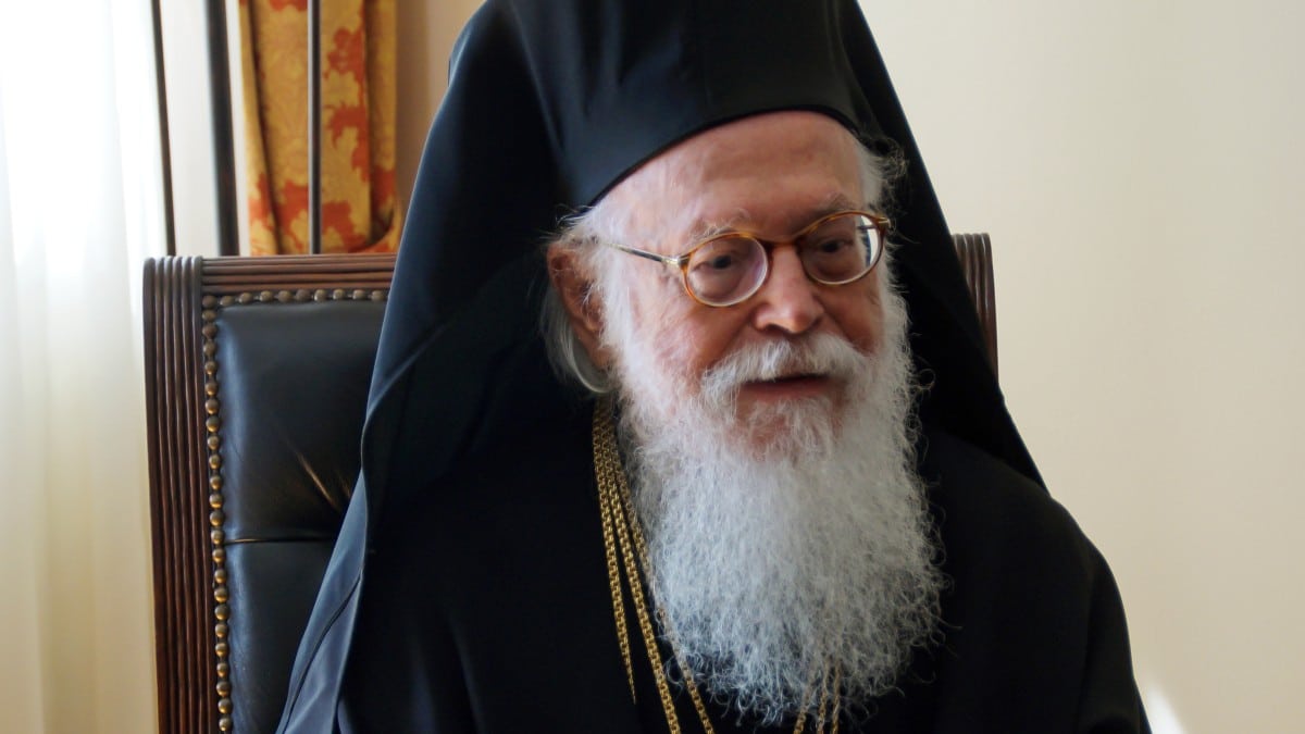 Δύσκολη η κατάσταση για τον Αρχιεπίσκοπο Αλβανίας: Επιδεινώθηκε η υγεία ...