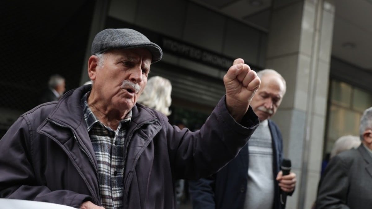 Έρχονται αυξήσεις στις συντάξεις το 2026: Αυτές είναι οι δύο ...