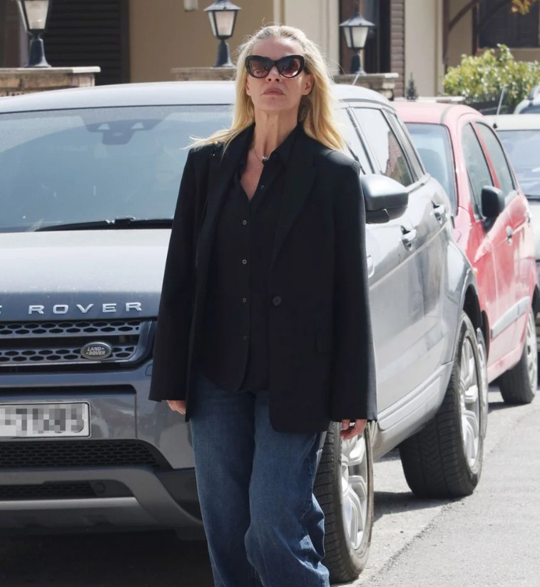 Σε τραγική κατάσταση η Ζέτα Μακρυπούλια: Κατέρρευσε στη κηδεία της ...