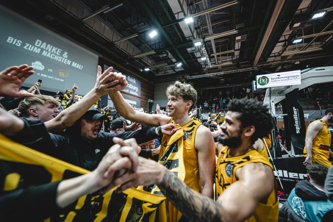 Βούρτζμπουργκ-ΑΕΚ 71-77: Με τρομερό Γκόλντεν πήρε τεράστιο «διπλό ...