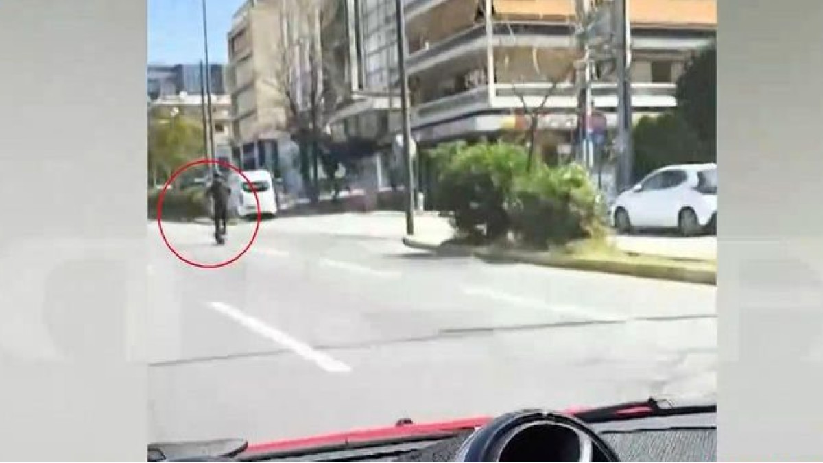 Απίστευτο: Ηλεκτρικό πατίνι «σπάει» τα 100 χλμ./ώρα στη Συγγρού ...