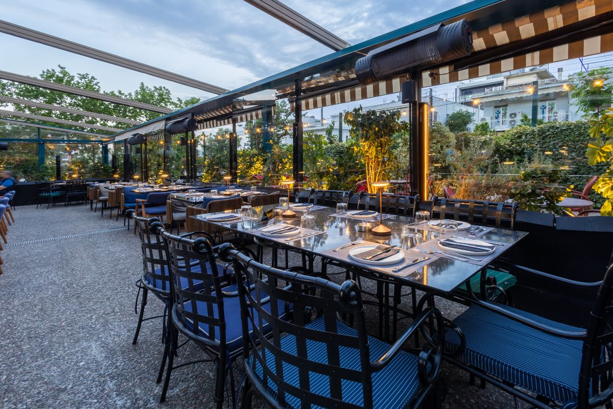 Artemis Athens Bistrot: Ένας ατμοσφαιρικός χώρος για ποτό και φαγητό ...