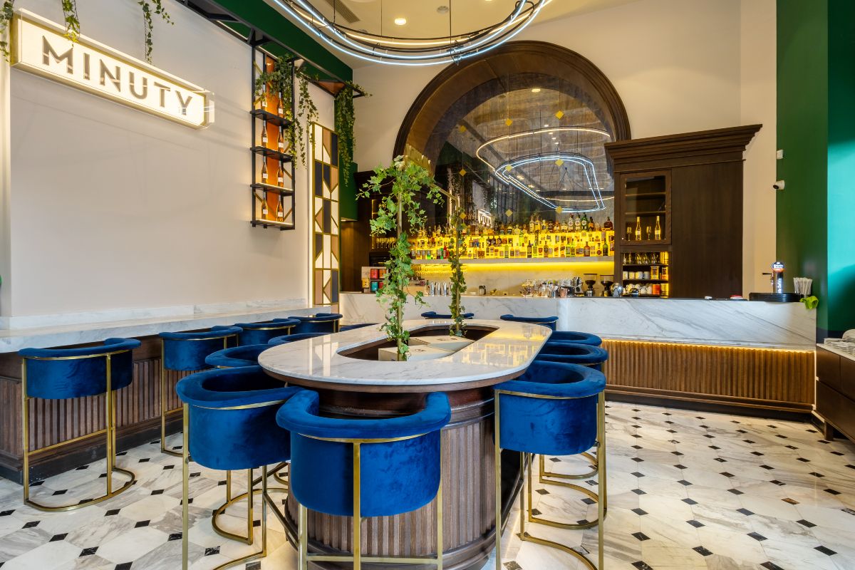 Artemis Athens Bistrot: Ένας ατμοσφαιρικός χώρος για ποτό και φαγητό ...