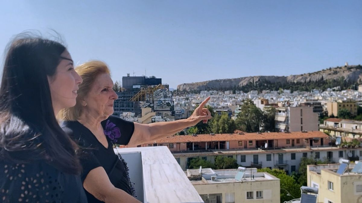 Η Κάρμεν Ρουγγέρη στο Athensmagazine.gr: Μιλά για το ChatGPT και τον ...