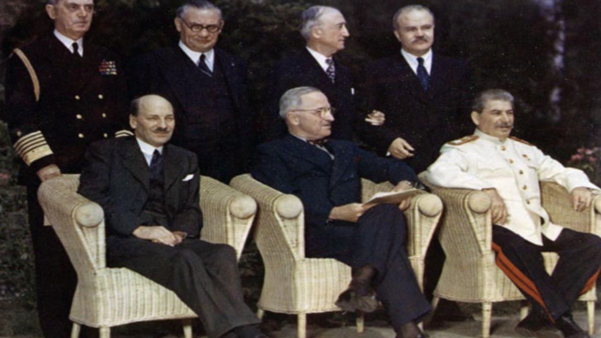 Σαν σήμερα, 26 Ιουλίου 1945: Υπογράφεται η Διακήρυξη του Πότσνταμ - Το ...