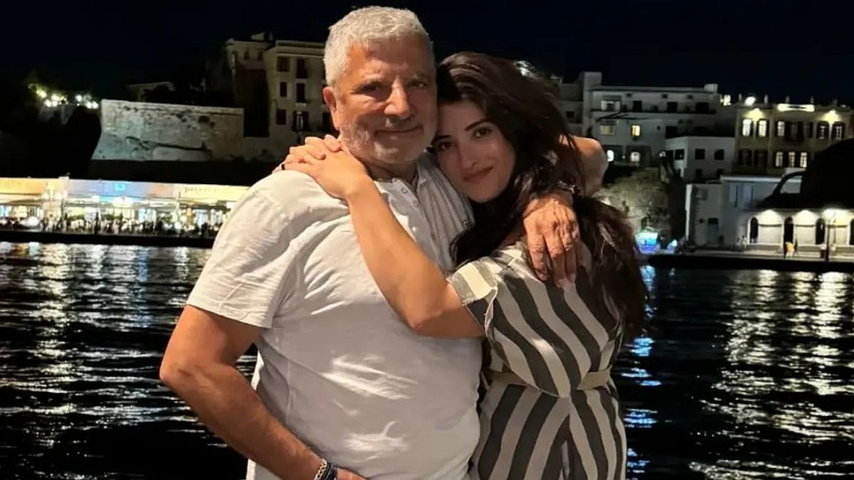 Γιώργος Πατούλης – Νάνσυ Κοιλού: Τρελά ερωτευμένο το ζευγάρι, διακοπές ...