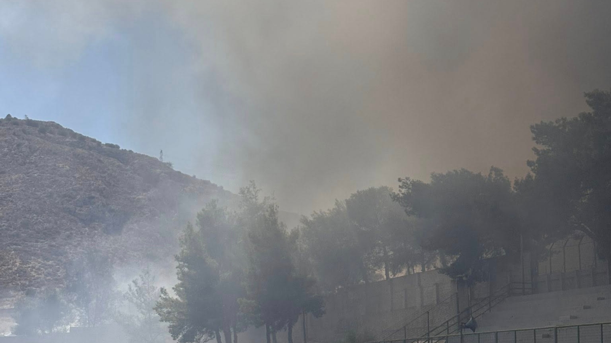 Νέα φωτιά στην Αττική: Επίγεια και εναέρια μέσα στο Κερατσίνι | Athens ...