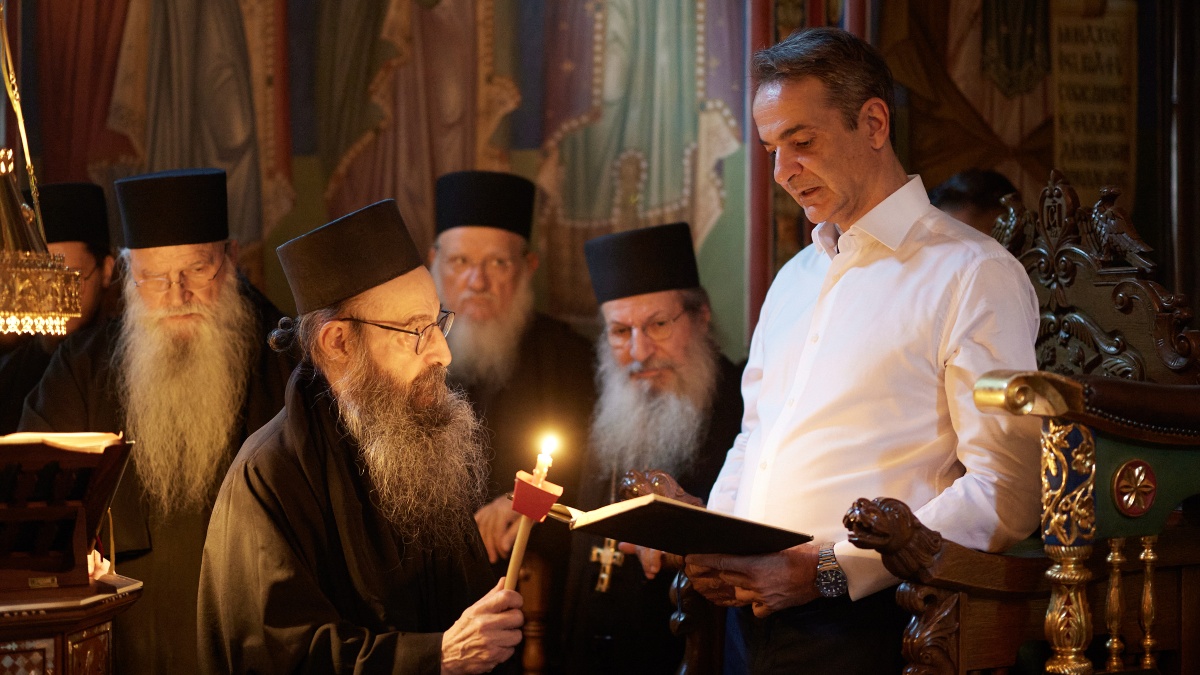 Μητσοτάκης στο Άγιο Όρος: Τρισάγιο για τους γονείς του και τον Παύλο ...
