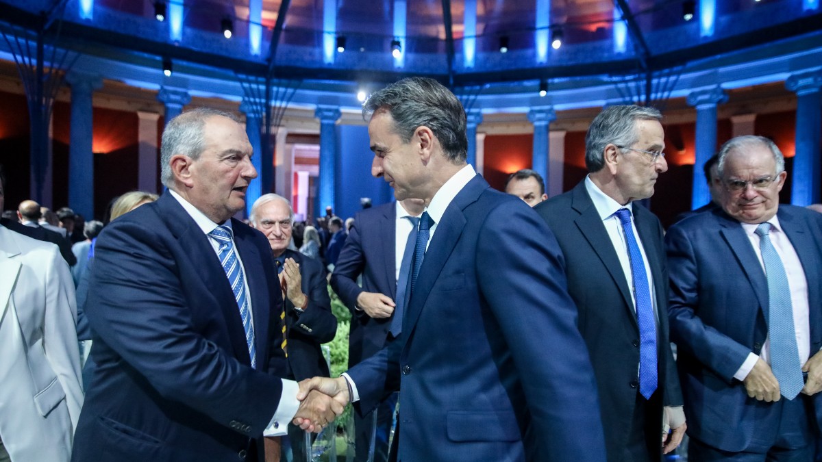 Η αντίδραση του Κώστα Καραμανλή μετά τα... «καρφιά» Μητσοτάκη | Athens ...