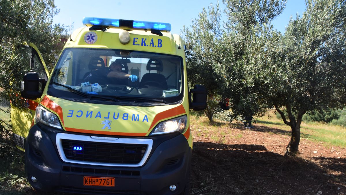 Τραγωδία στον Βόλο: Άνδρας έπεσε νεκρός ενώ περπατούσε στην παραλία ...