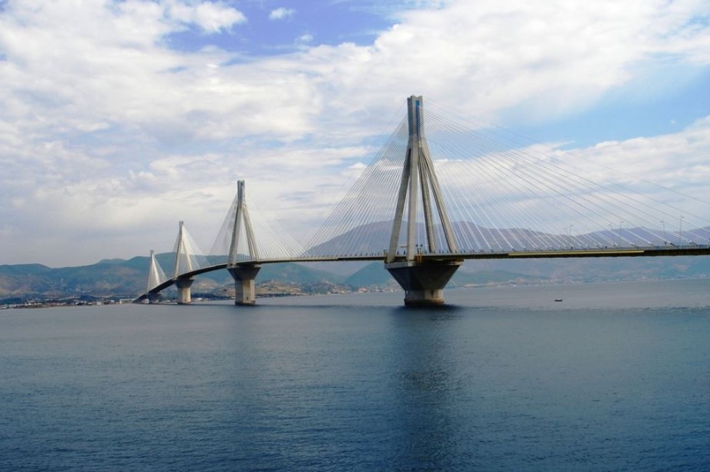 Σαν σήμερα, 7 Αυγούστου 2004: Εγκαινιάζεται η γέφυρα Ρίου - Αντίρριου ...