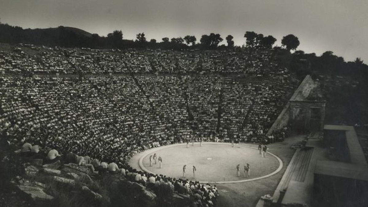 Σαν σήμερα, 11 Σεπτεμβρίου 1938: Το αρχαίο θέατρο της Επιδαύρου ...