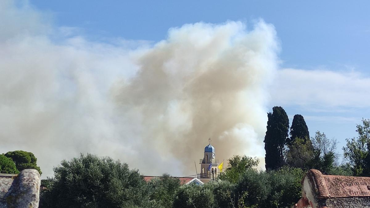 Πυρκαγιά στην Κεφαλονιά: Ήχησε το 112 για εκκένωση προς Αργοστόλι ...
