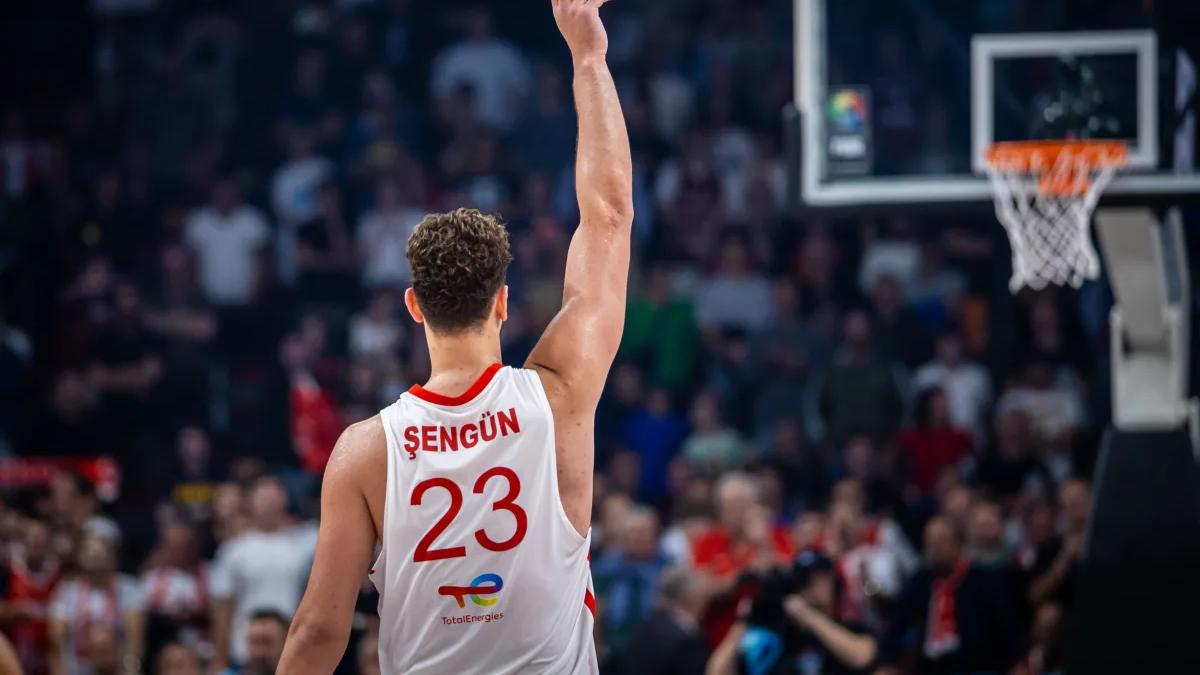 EuroBasket 2025: Ο Σενγκούν πήρε μόνος του το ντέρμπι και την πρωτιά ...