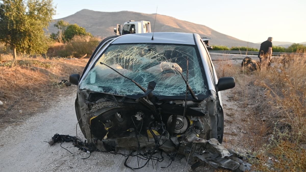 Σοβαρό τροχαίο με τρεις τραυματίες σε επαρχιακή οδό του Ναυπλίου ...