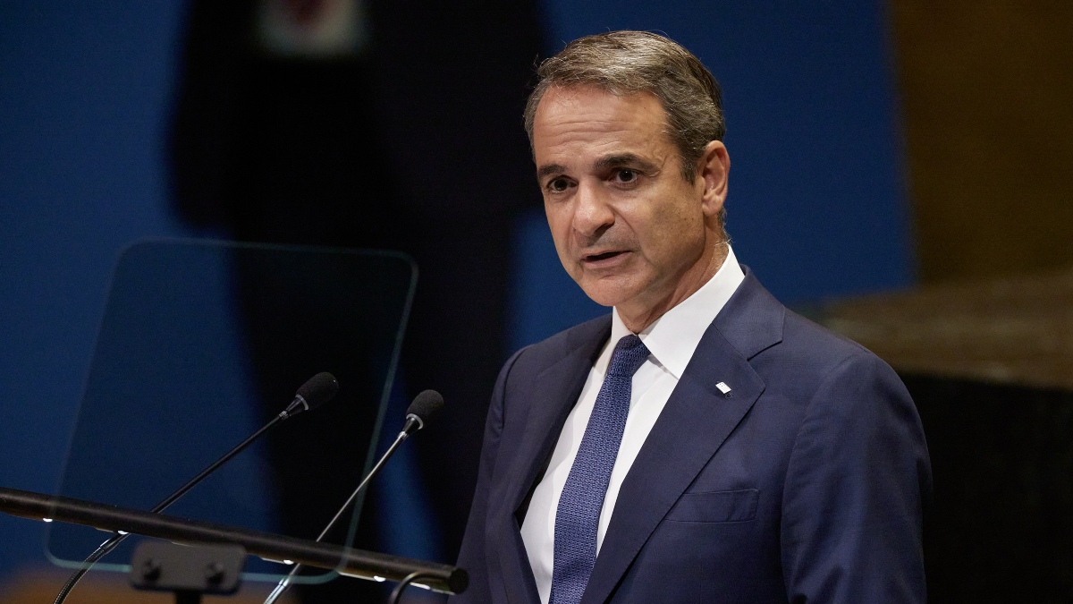 Ο Κυριάκος Μητσοτάκης για το 13ωρο: «Ο νέος νόμος ωφελεί τους ...